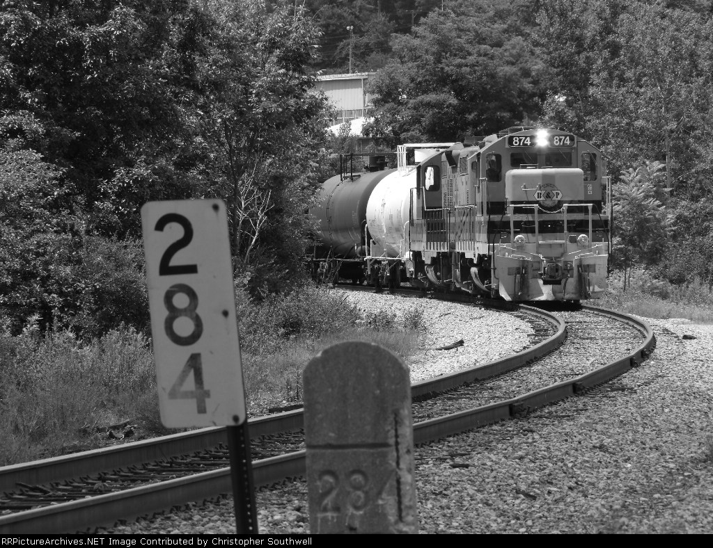 BP 874 and 887 work Butler on a sunday afternoon